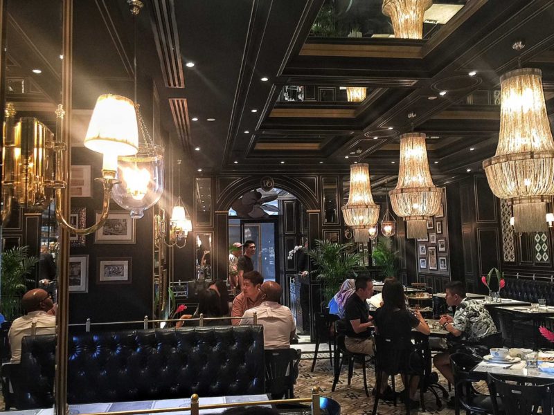 Cafes and Restaurants @Raffles Place MRT