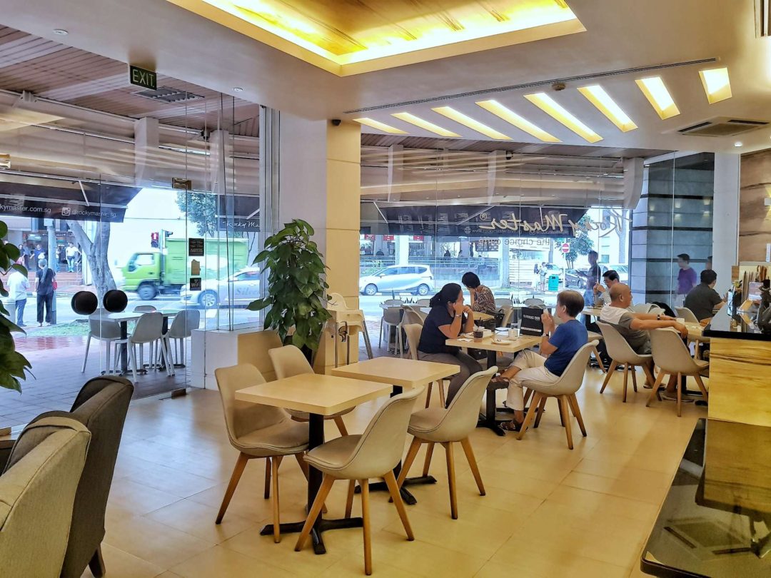 Cafes and Restaurants @City Hall MRT